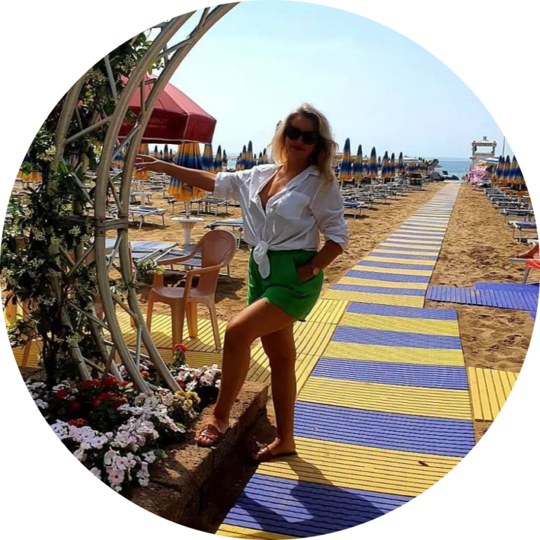 Hello Kitty Crochet Pattern: Step-by-Step Easy Guide - KnitWitch